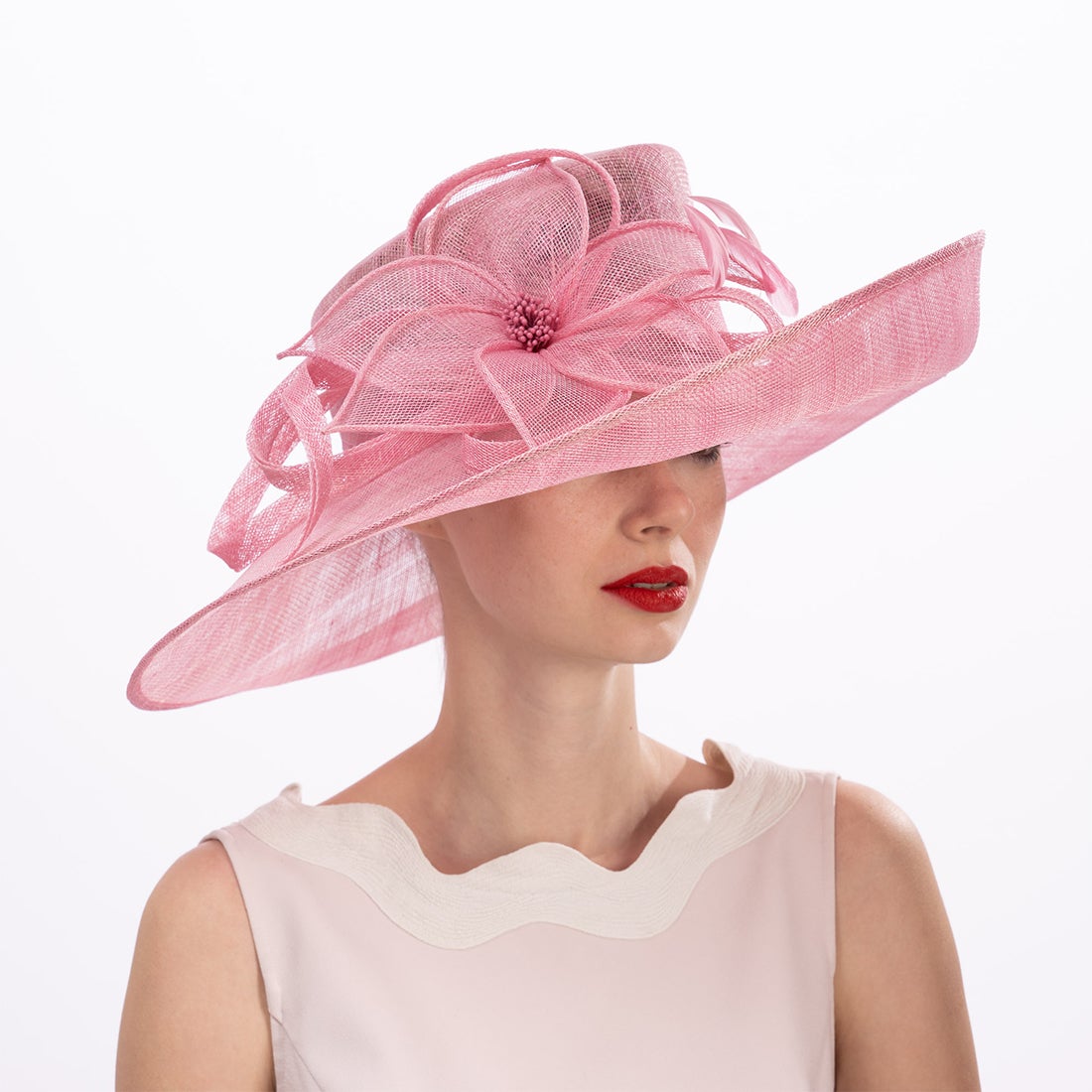 GEORGINA UPTURN PORTRAIT | proper topper